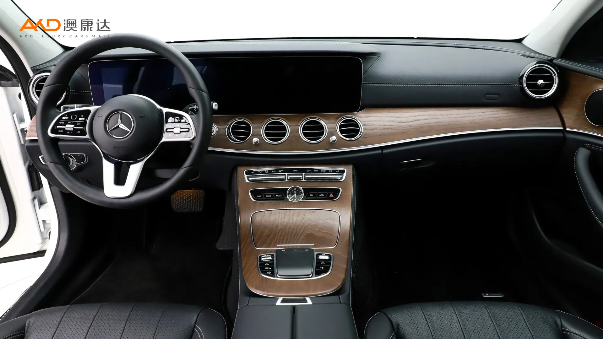 2019款奔驰E300L，黑色内饰、座椅、中控方向盘、仪表台图片3686849澳康达名车广场