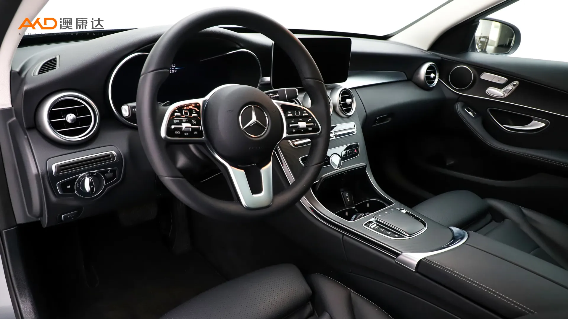 2019款奔驰C260，黑色内饰、座椅、中控方向盘、仪表台图片3765183澳康达名车广场