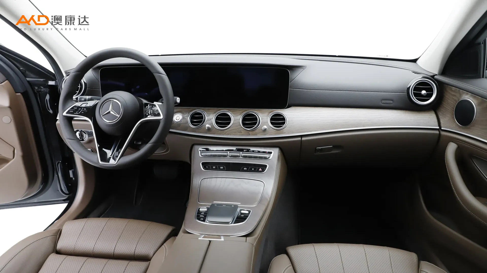 2023款奔驰E260L，棕色内饰、座椅、中控方向盘、仪表台图片3837422澳康达名车广场