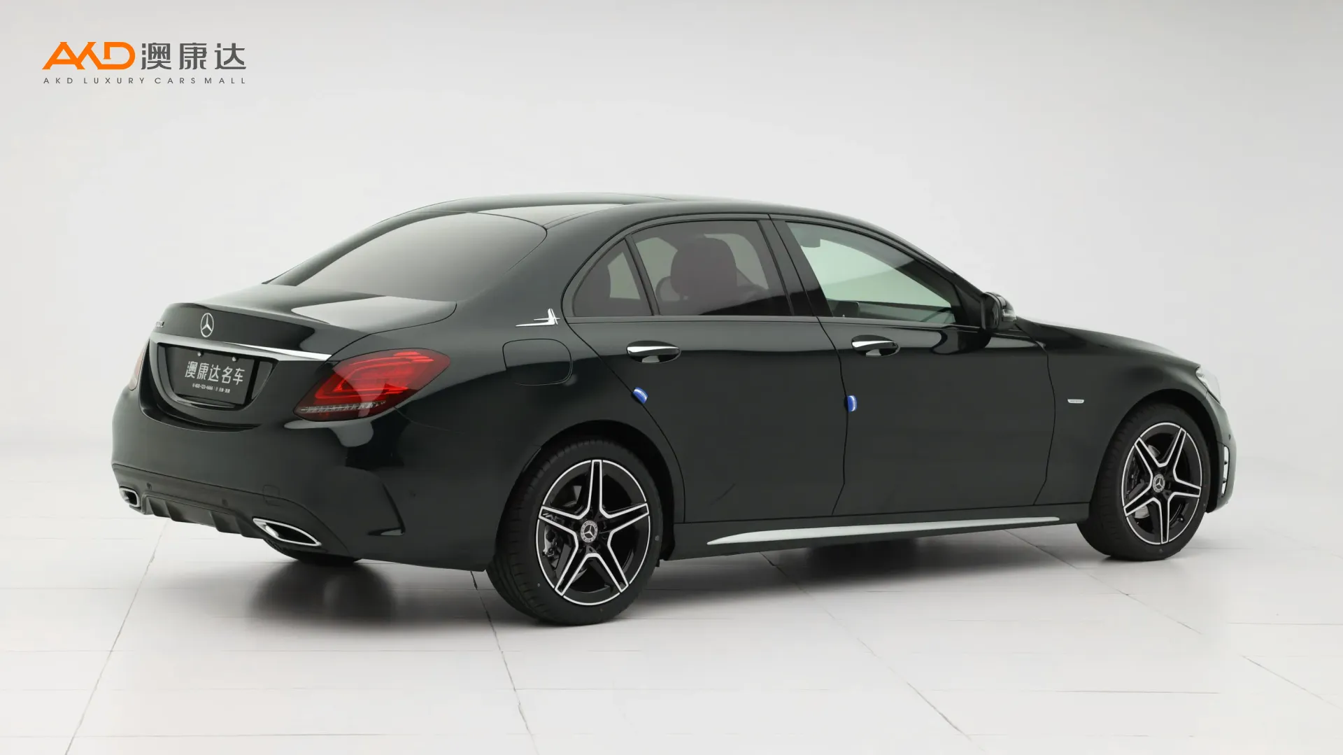 2021款奔驰C260L，车身外观、胎铃、后尾箱图片澳康达名车广场