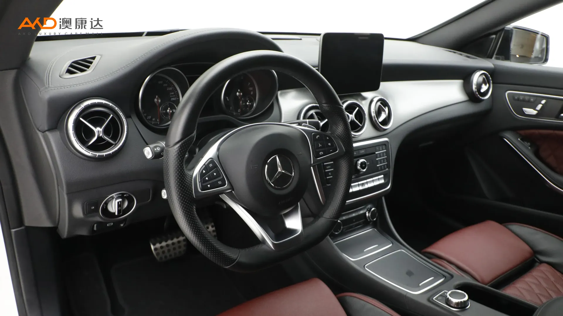 2017款奔驰CLA260，其他内饰、座椅、中控方向盘、仪表台图片3918190澳康达名车广场