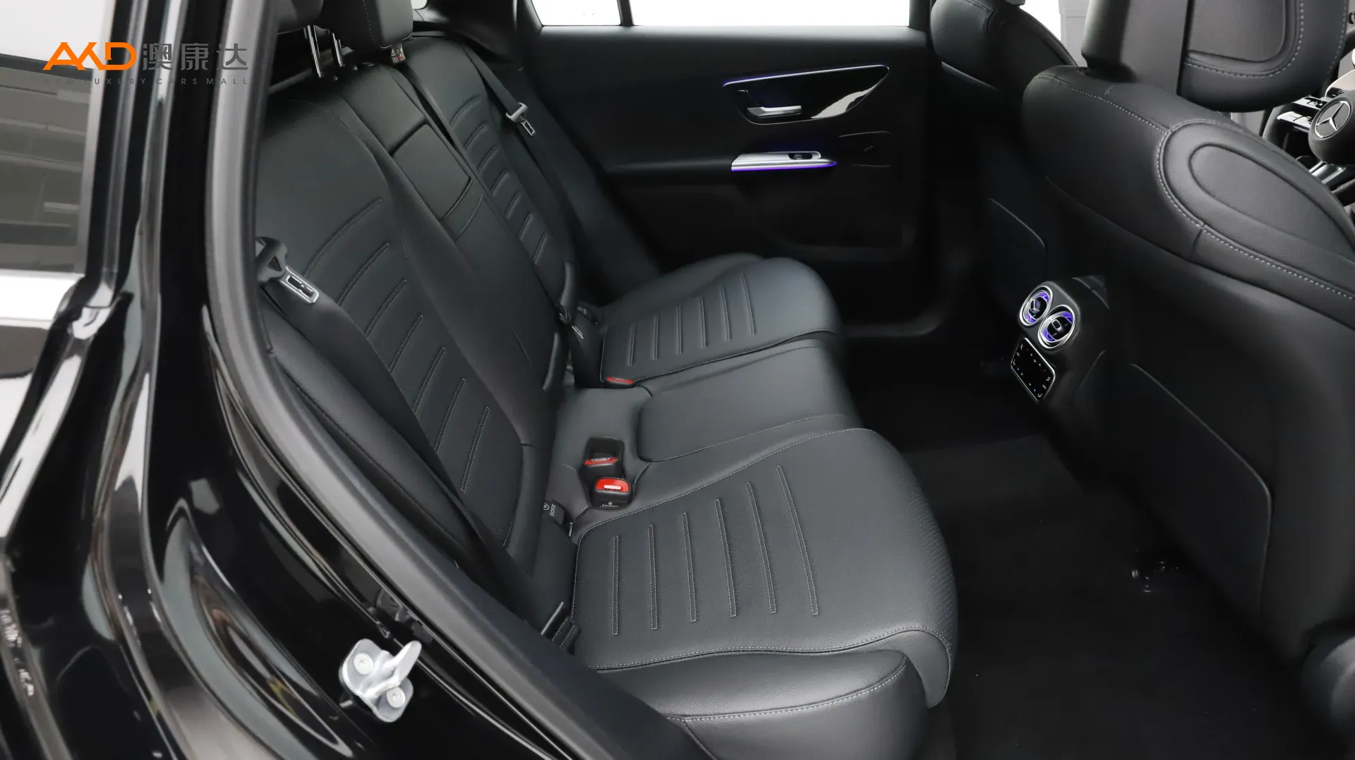 2024款奔驰GLC300L，黑色内饰、座椅、中控方向盘、仪表台图片3957812澳康达名车广场